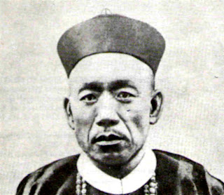 RIZAL'S CHINESE OVERCOAT: Rizal's Chinese Overcoat