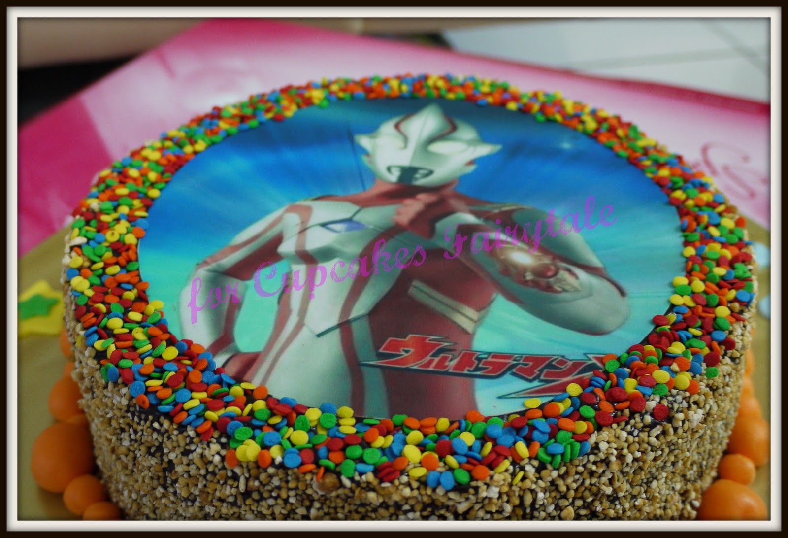 Cupcakes Fairytale: DAANI'S ULTRAMAN BIRTHDAY CAKE