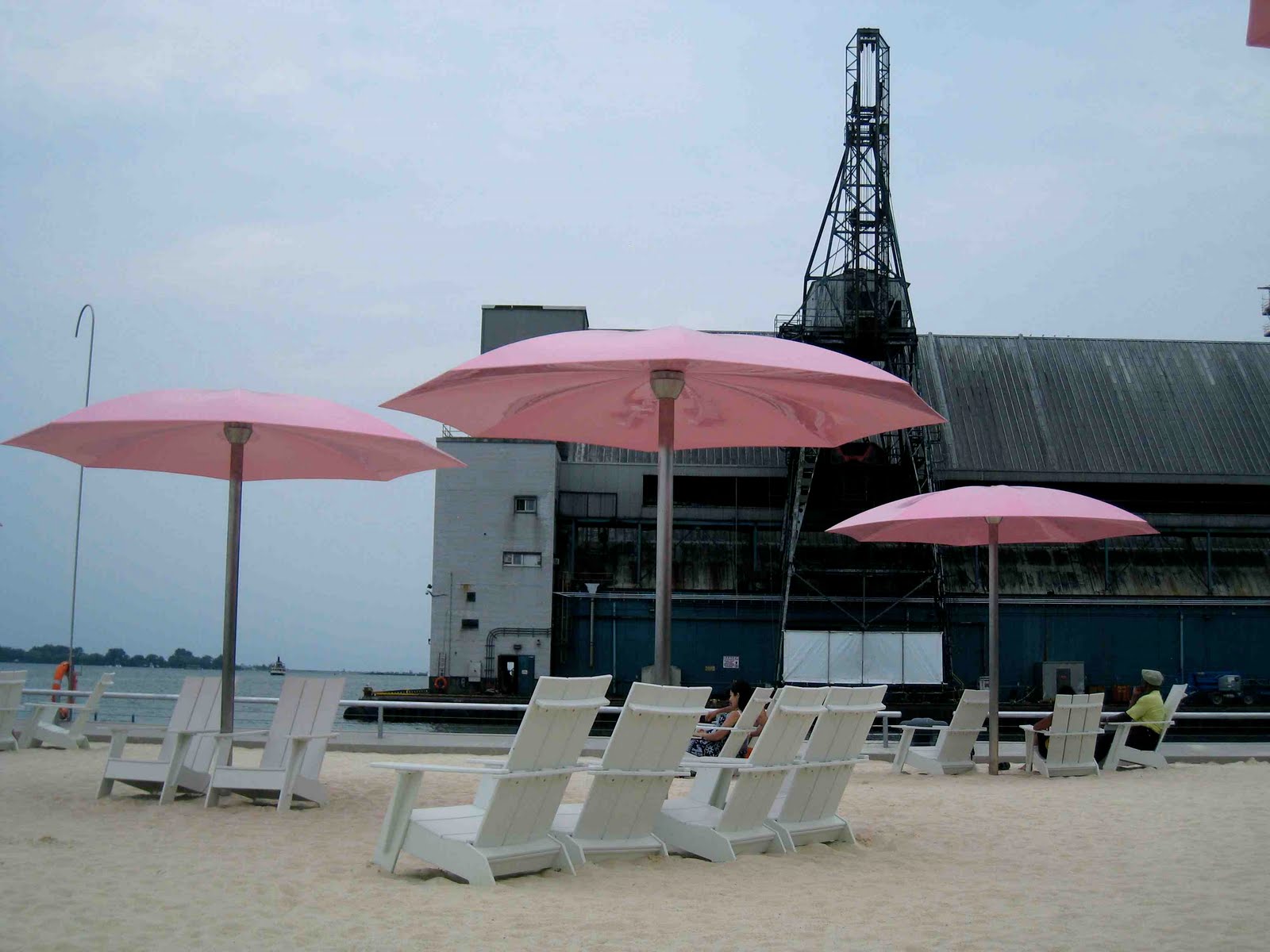 Deconstructed City: Sugar Beach or Sugar "Beach"?