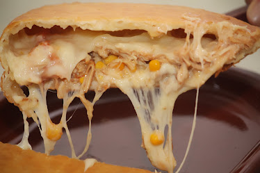 Pizza Frita Vó Maria: Doce ou salgada, a pizza frita já é sucesso em ...