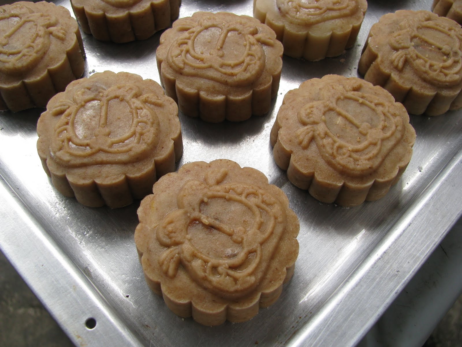 Coffee Mooncake Biscuit With Dried Figs & Dates