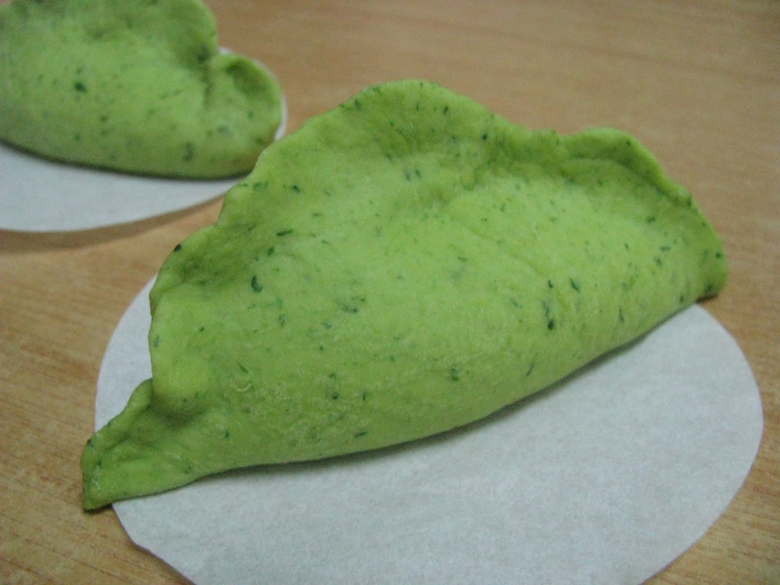 Spinach Steamed Bun With Cream Corn Custard