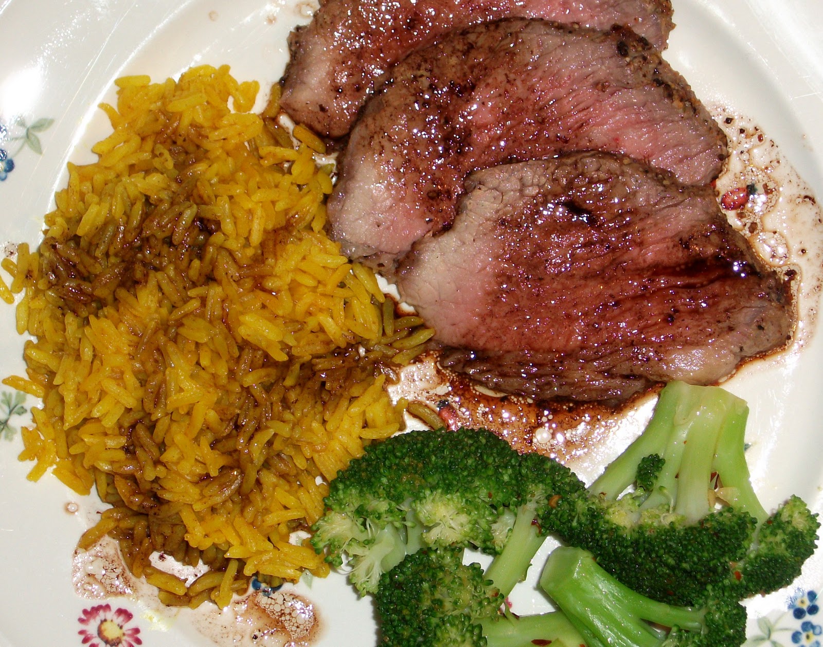 The Foodie Spot: Tri Tip Roast Beef with Turmeric Spiced Rice & Broccoli