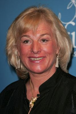 doyounoah: Carole Puts Her Foot In It