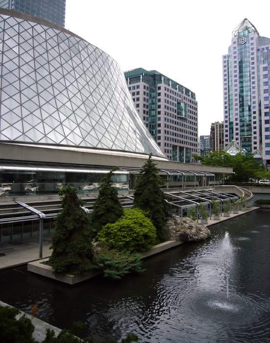 Occasional Toronto: Roy Thomson Hall