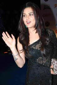 Artis Bollywood Memakai Sari Hitam | hollywood bikini designs