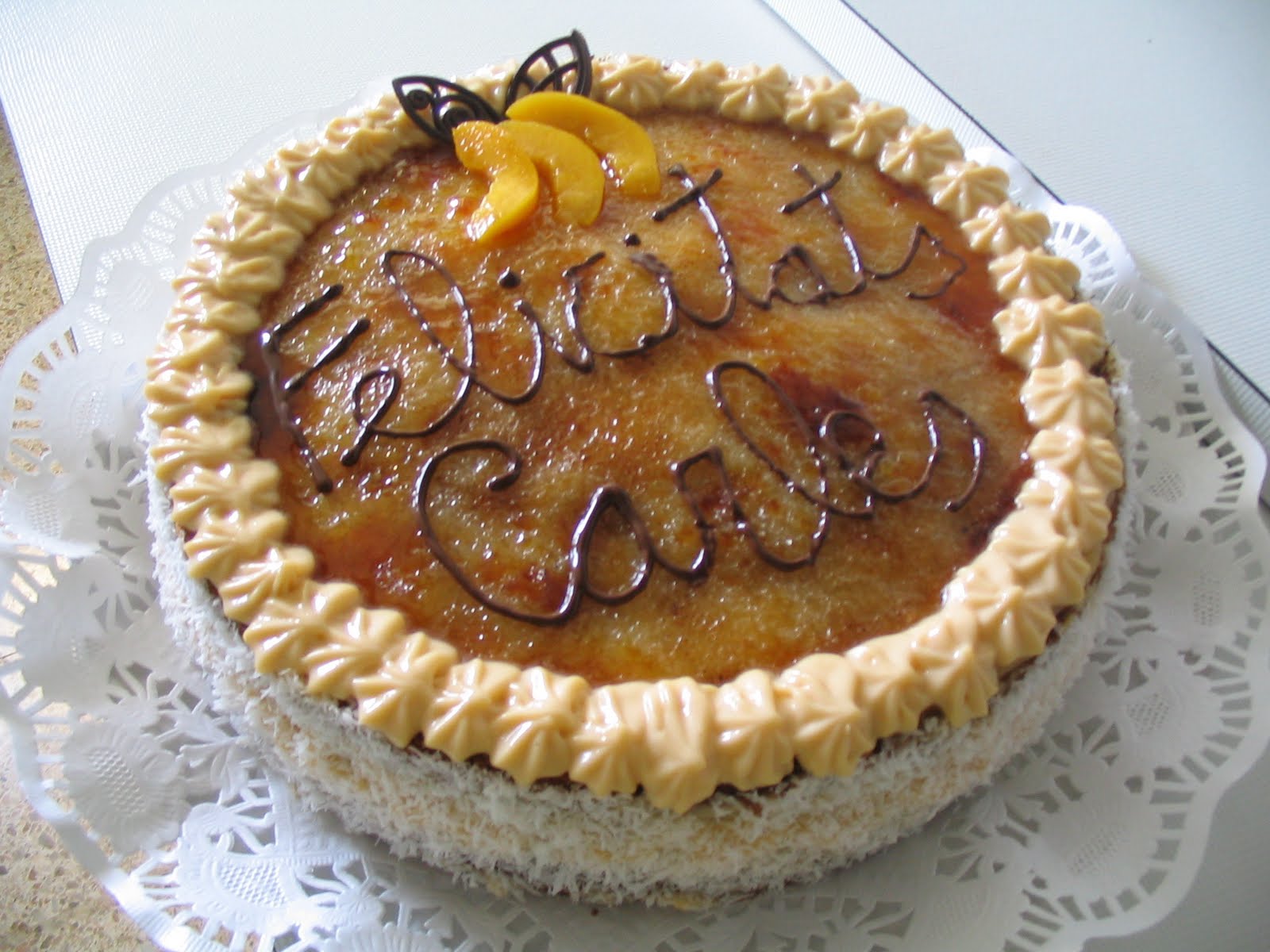 EL PLACER DE LOS CINCO SENTIDOS: PASTEL DE YEMA QUEMADA