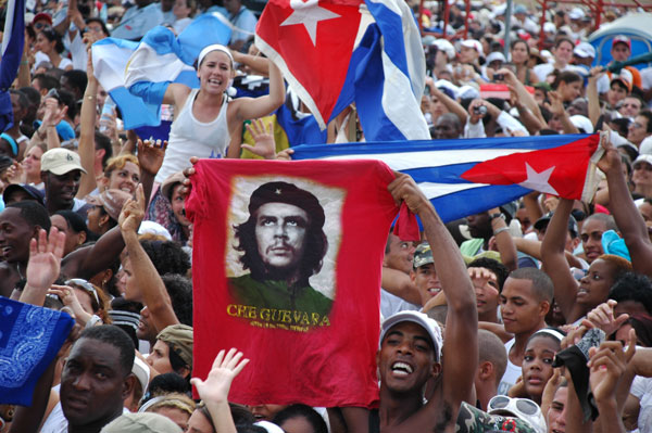 Cuba's Socialist Renewal: Translation: Continuity and political change (1)