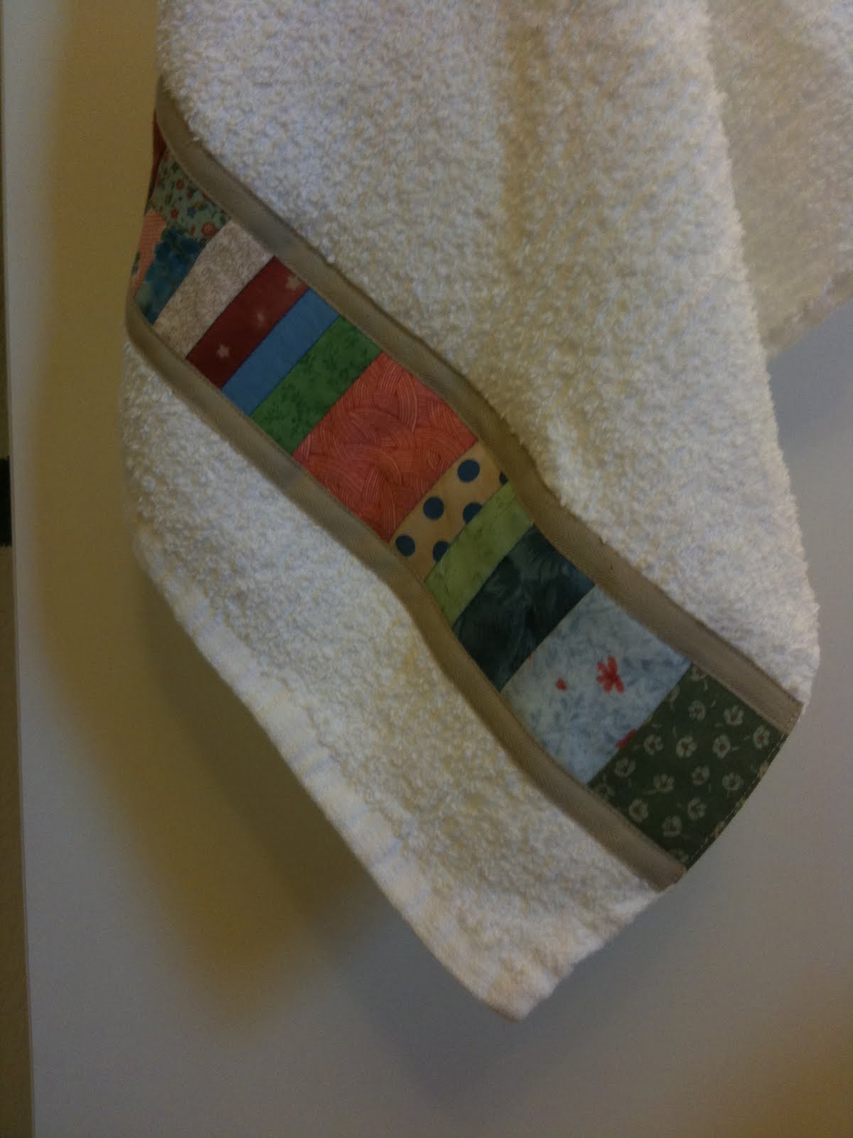 A Few Scraps: Patchwork kitchen towel tutorial