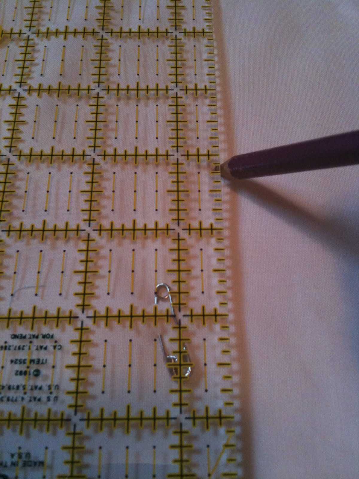 A Few Scraps: Free Motion Quilting Basics: Practice Stitching