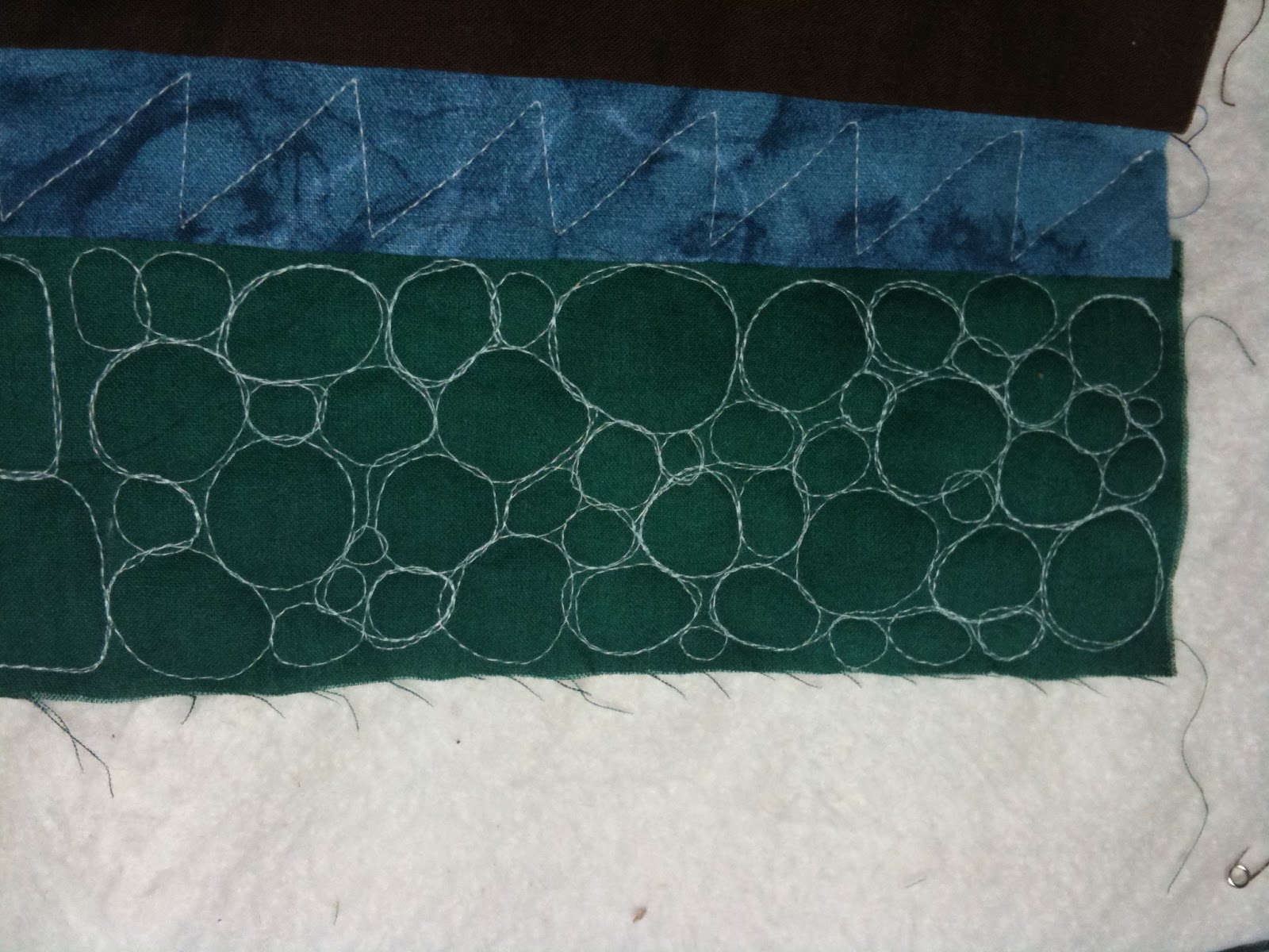 A Few Scraps: Free Motion Quilt Along: Pebbles