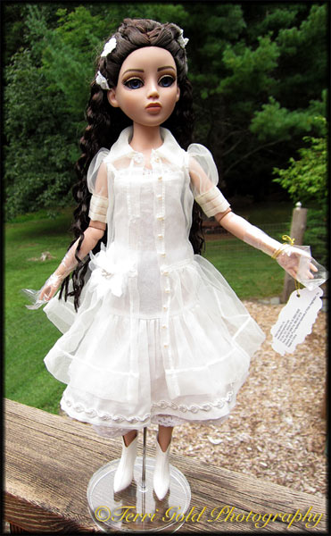 dolls: A Day of Ennui with Robert Tonner and Ellowyne...sigh.