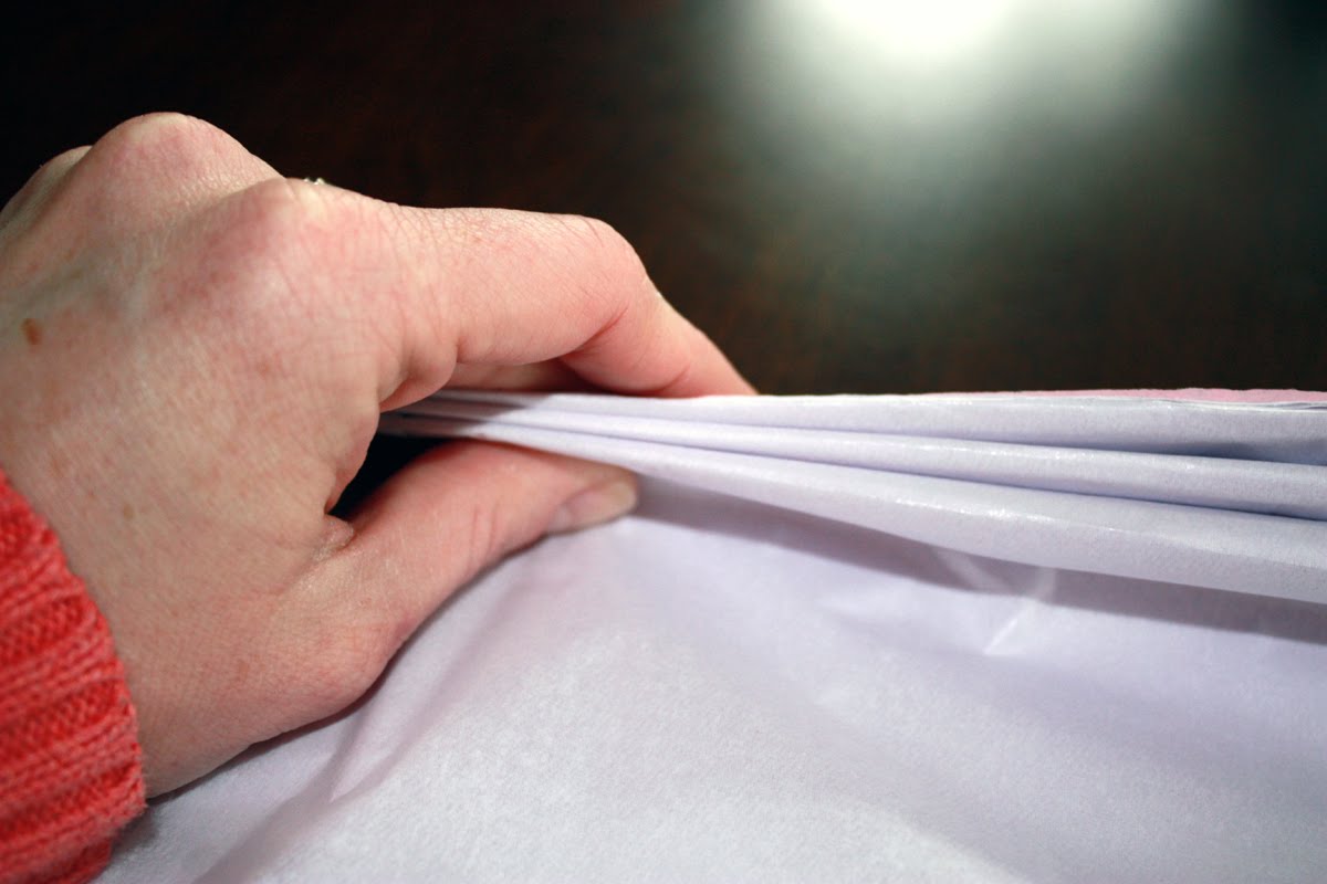 The Sassy Pepper: TUTORIAL: Tissue Puff Balls!