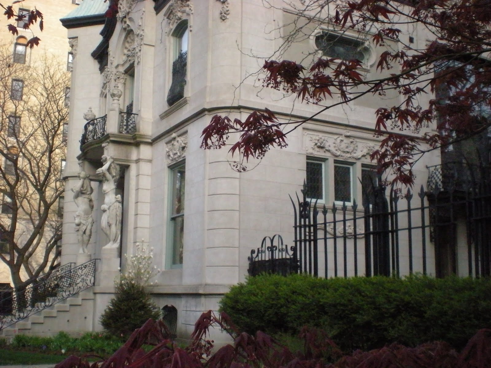 Chicago Landmarks Tour 2010-2011: Trip 14: August Dewes House & Francis ...