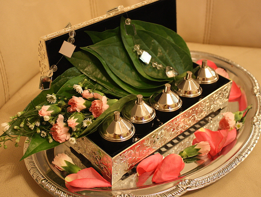 HANTARAN FRESH FLOWERS PINK: Tepak Sirih