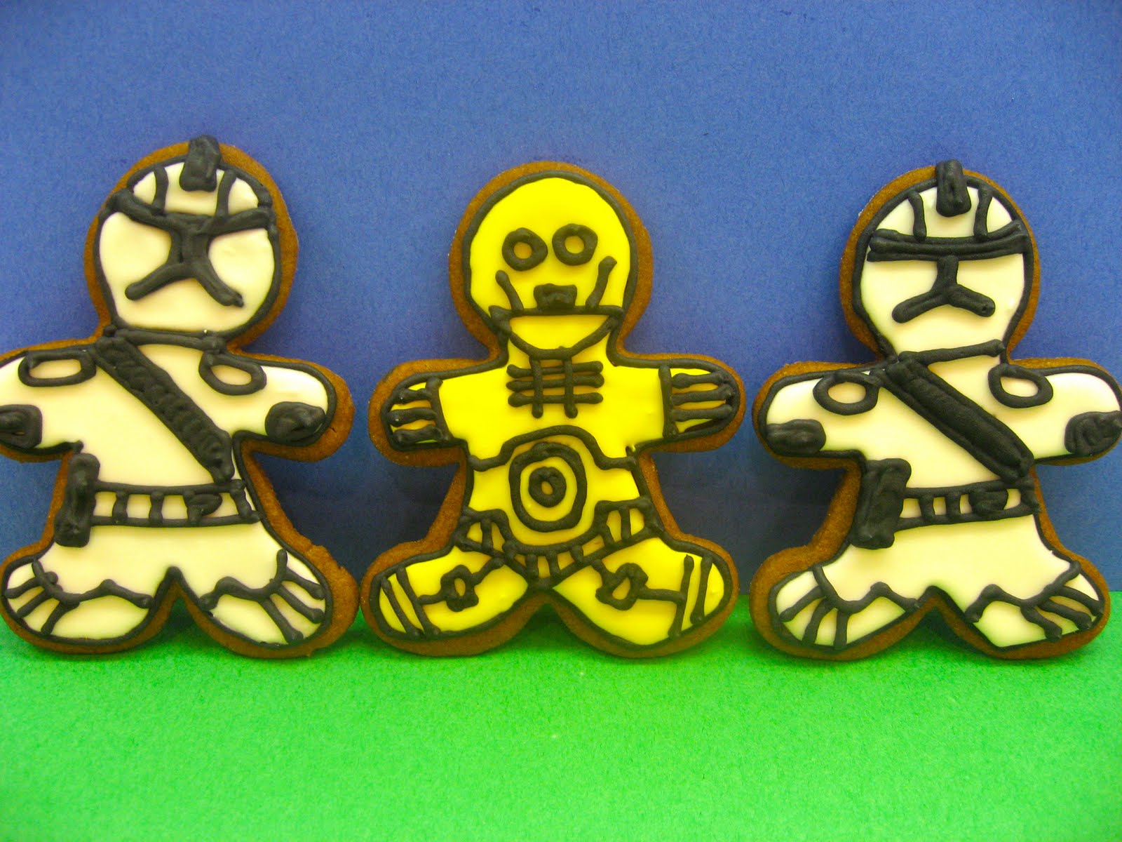 Sugar Swings! Serve Some: star wars gingerbread men....!