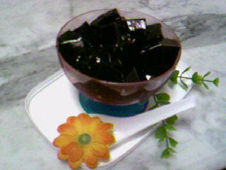 eKiN@ 's pArAdIsE: Iced Gui Ling Gao Dessert with Honey