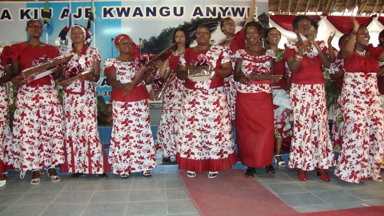 Bubujiko la Roho Mtakatifu: SIKU YA WAMAMA WA LIVING WATER CENTER ...