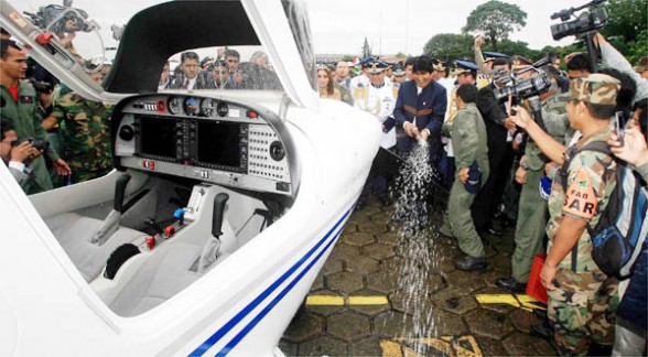 F l y i n g 2010 ☜☆☞ : Força Aérea da Bolívia recebe novo aviões de ...
