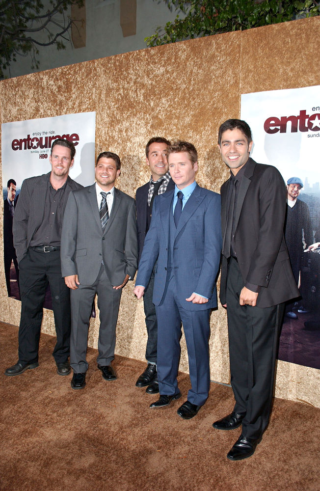 Previously on: Entourage S7 Premier Last Night.