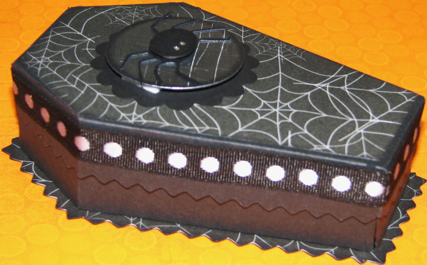 The Avid Scrapper: {Halloween Coffin Treat Boxes}
