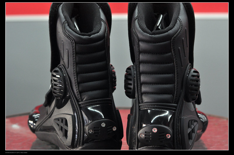 Biker Accessories: EXUSTAR SBR211W RACE BOOTS