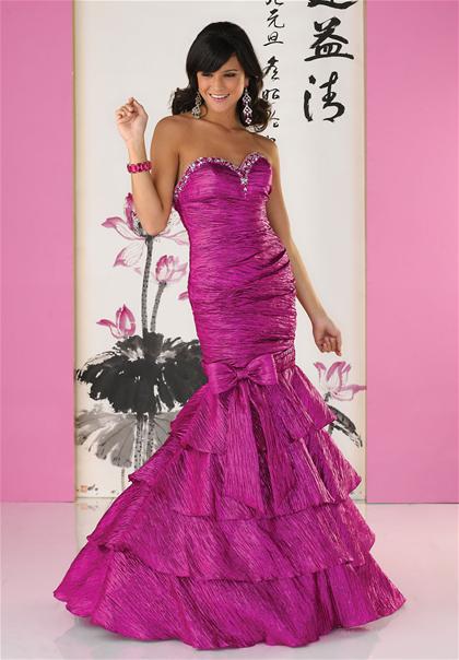 New Fashion Style: The most beautiful dresses for the betrothal in 2010