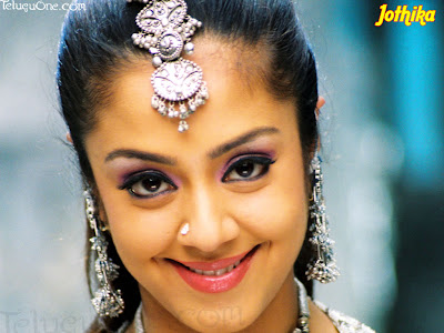 Jothika Pictures: Jothika - Beautiful Eyes
