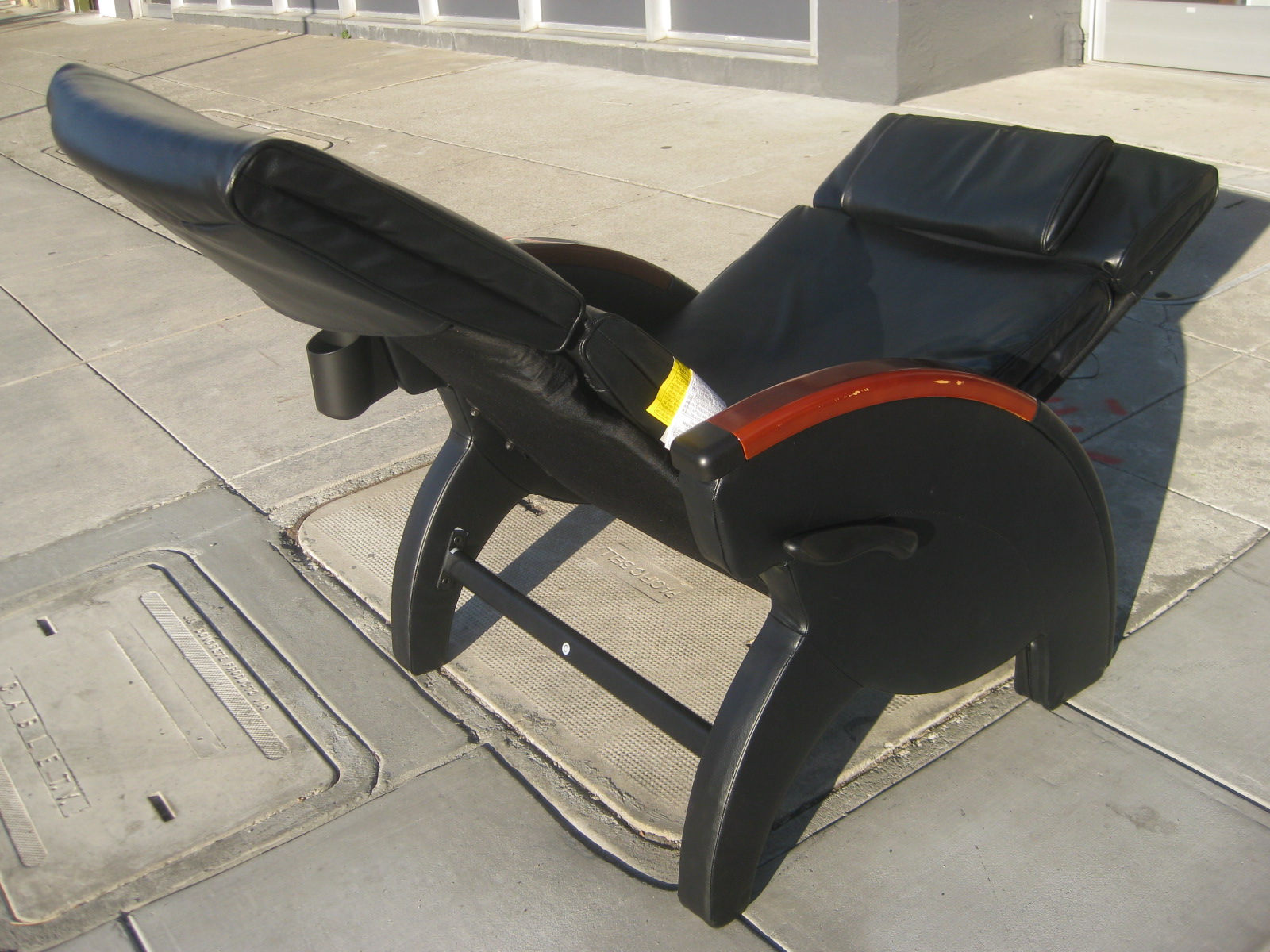 UHURU FURNITURE & COLLECTIBLES: SOLD - Homedics Inversion Massage Chair ...