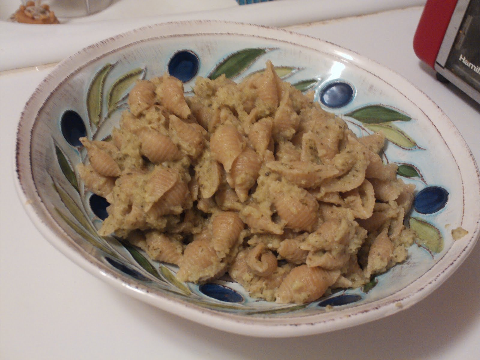 Munching Madness!: Macaroni Monday!