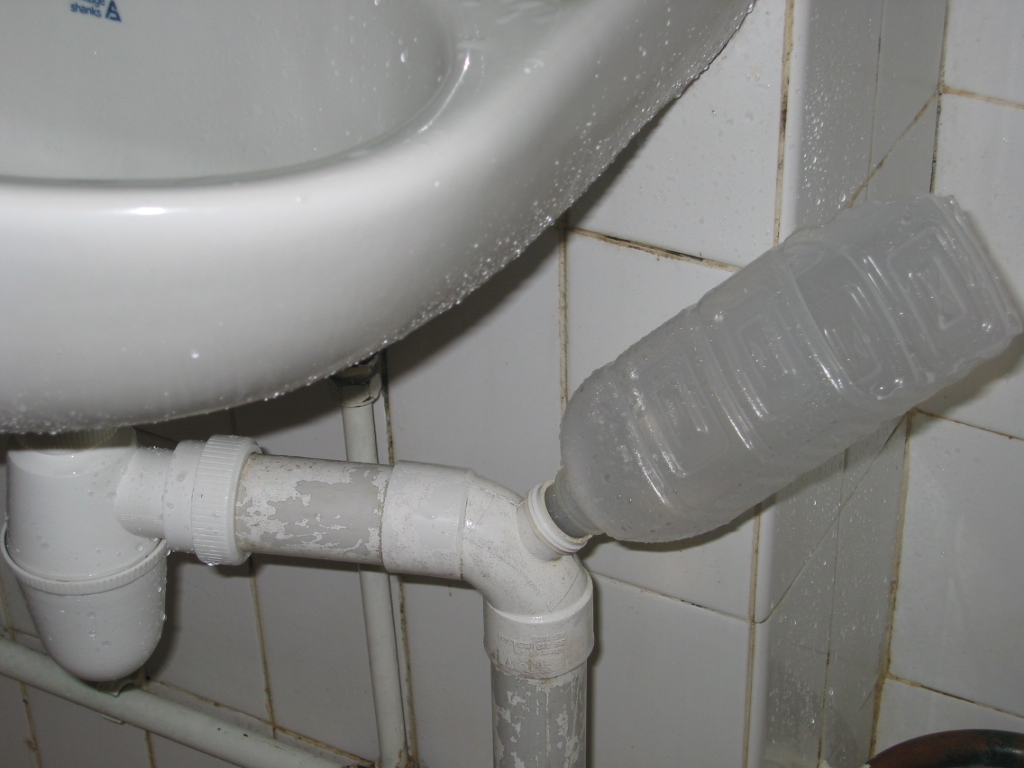 Improvised Home Urinal for Men using Recycled Bottle