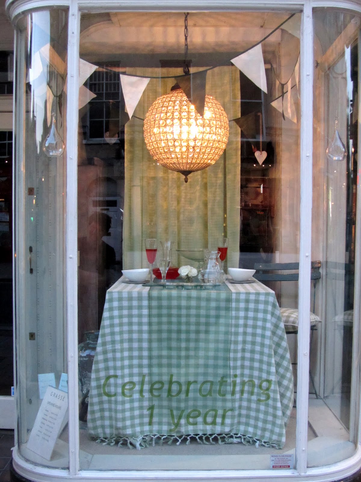 Hege Greenall-Scholtz: Grasse birthday window