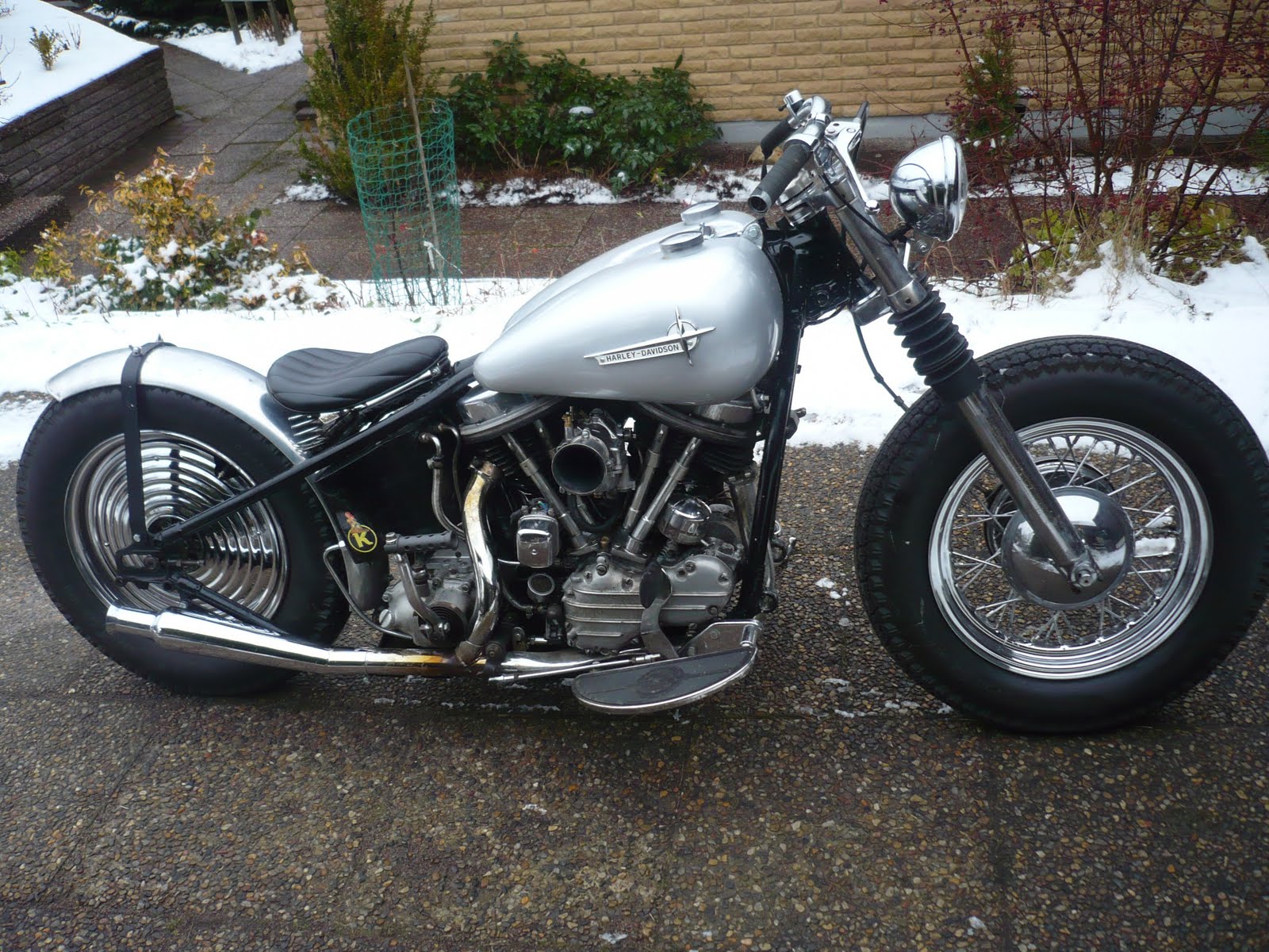 VINTAGE BIKE ADDICTION: Sweden Panhead and my rippled wheel covers