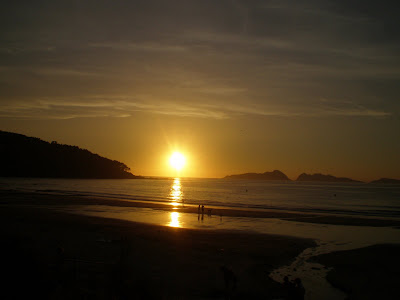 raticos-inolvidables-el-sol-se-sumerge-en-el-oc-ano