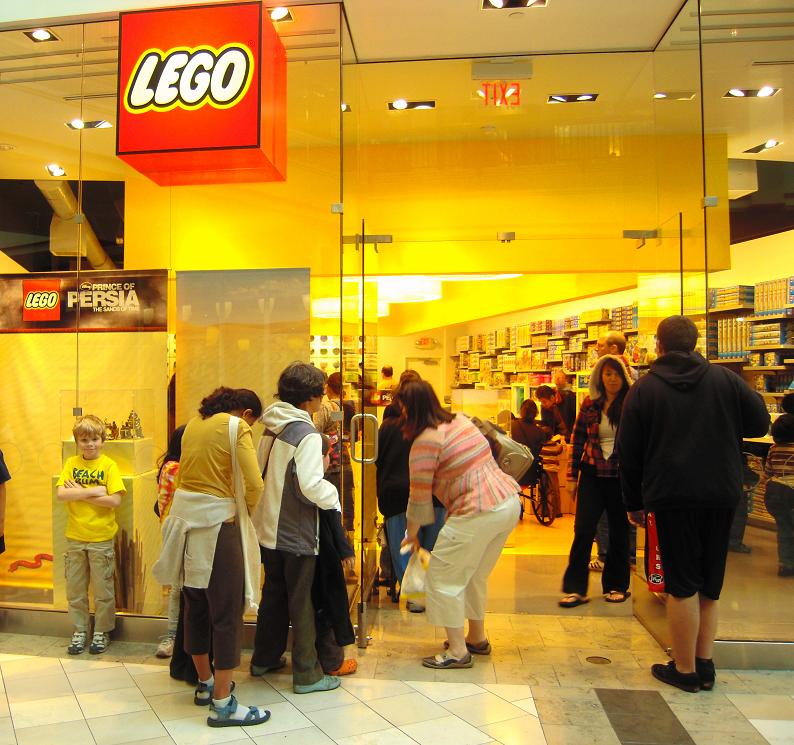 Our LEGO Brix Club: LEGO store monthly mini model build and poll results