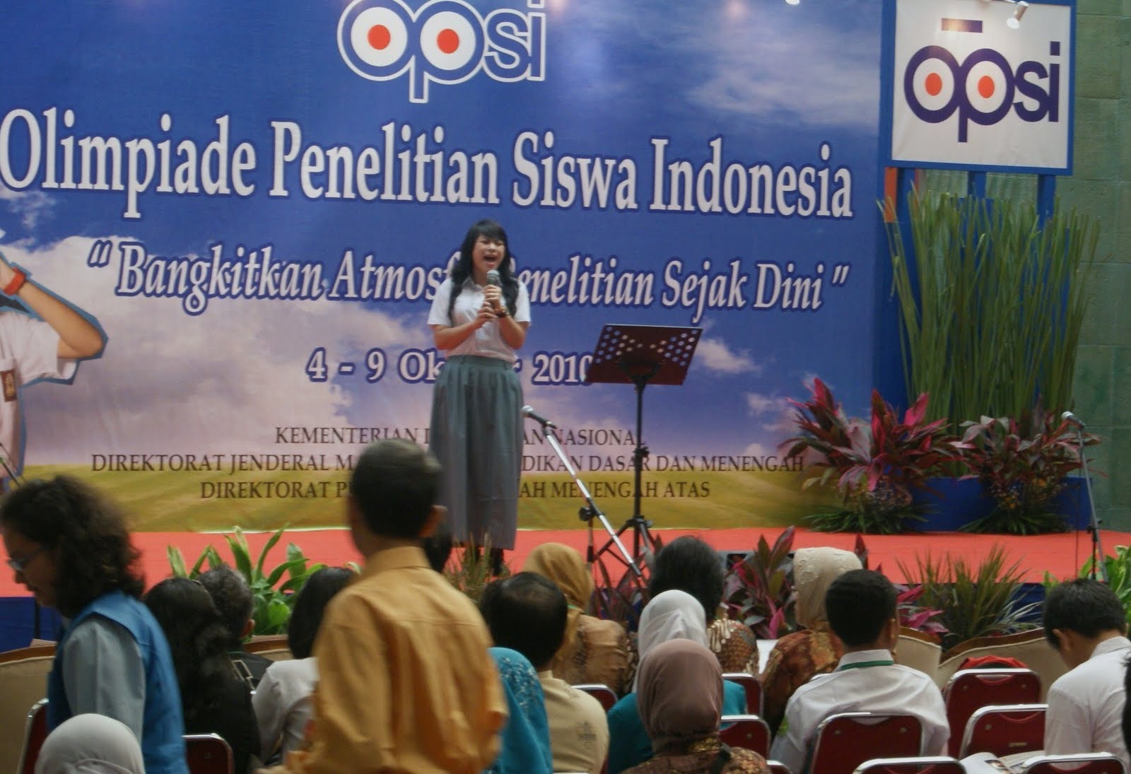 aris t'baloy: Mengintip Persiapan Gelar Pameran Poster Finalis OPSI 2010