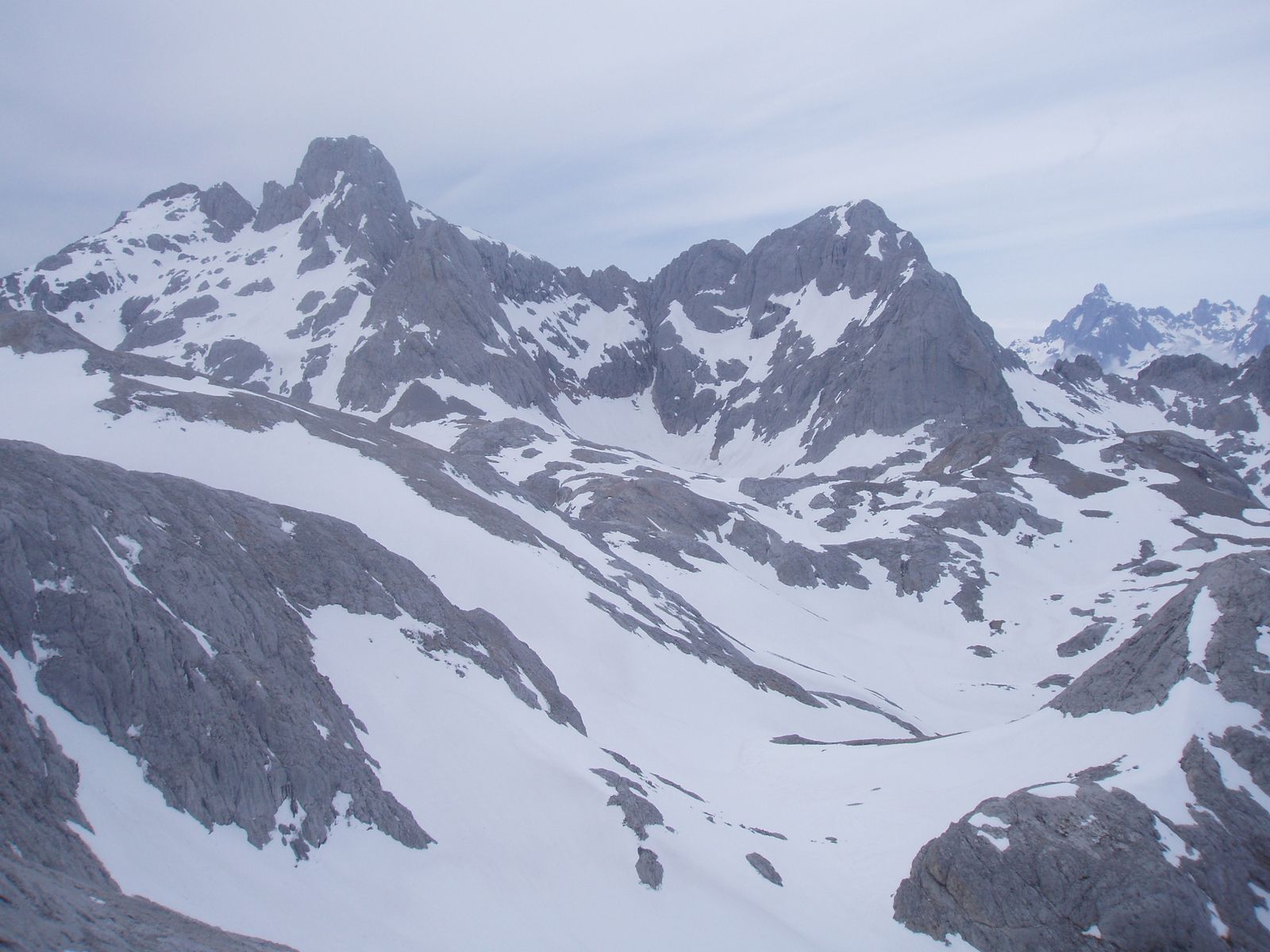 Camudando'l camín: La Vega Urriellu (Cabrales) - Neverón d'Urriellu ...