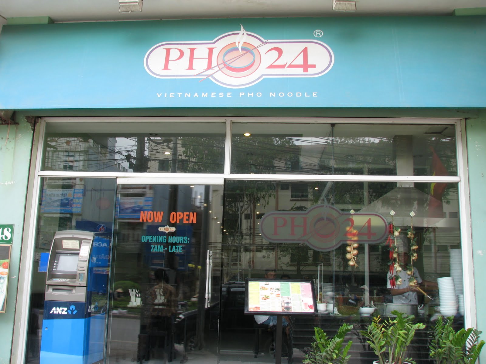 Discover the best in life: Breakfast at PHO 24, Hanoi
