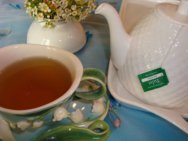 Entertaining From an Ethnic Indian Kitchen: Tea for two