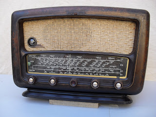 Collectionneur de TSF et radio: Schneider, Modèle : Mélodie, Année : 1954