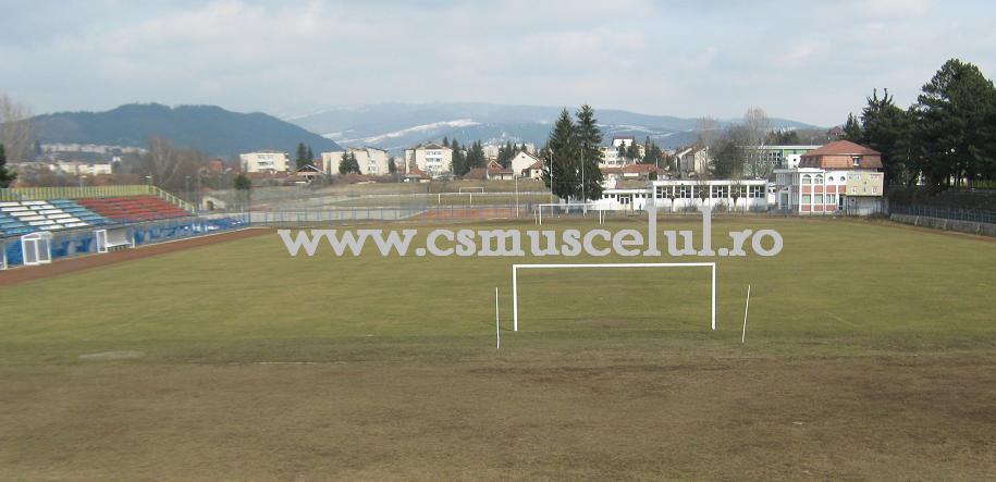 StadioaneRomania: Stadioane Liga 3 Stadionul "Municipal", Campulung ...