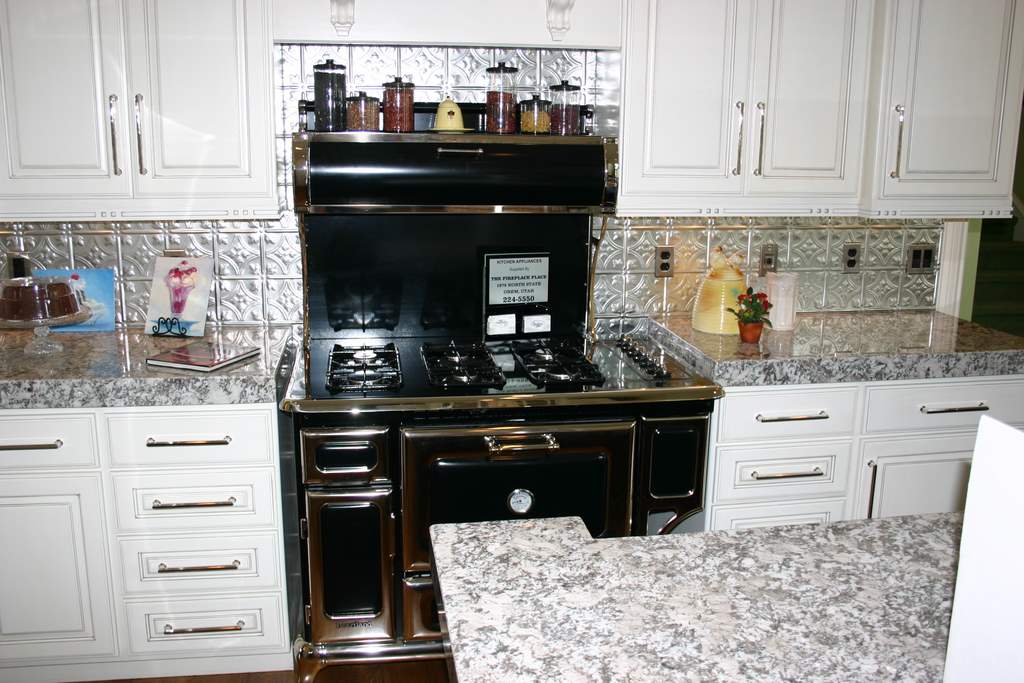 The Granite Gurus: White Diamonds granite in kitchen