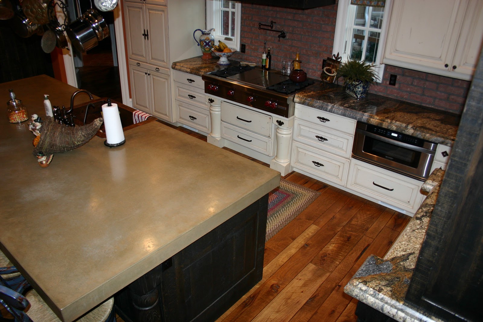 The Granite Gurus: Spectrus granite Kitchen