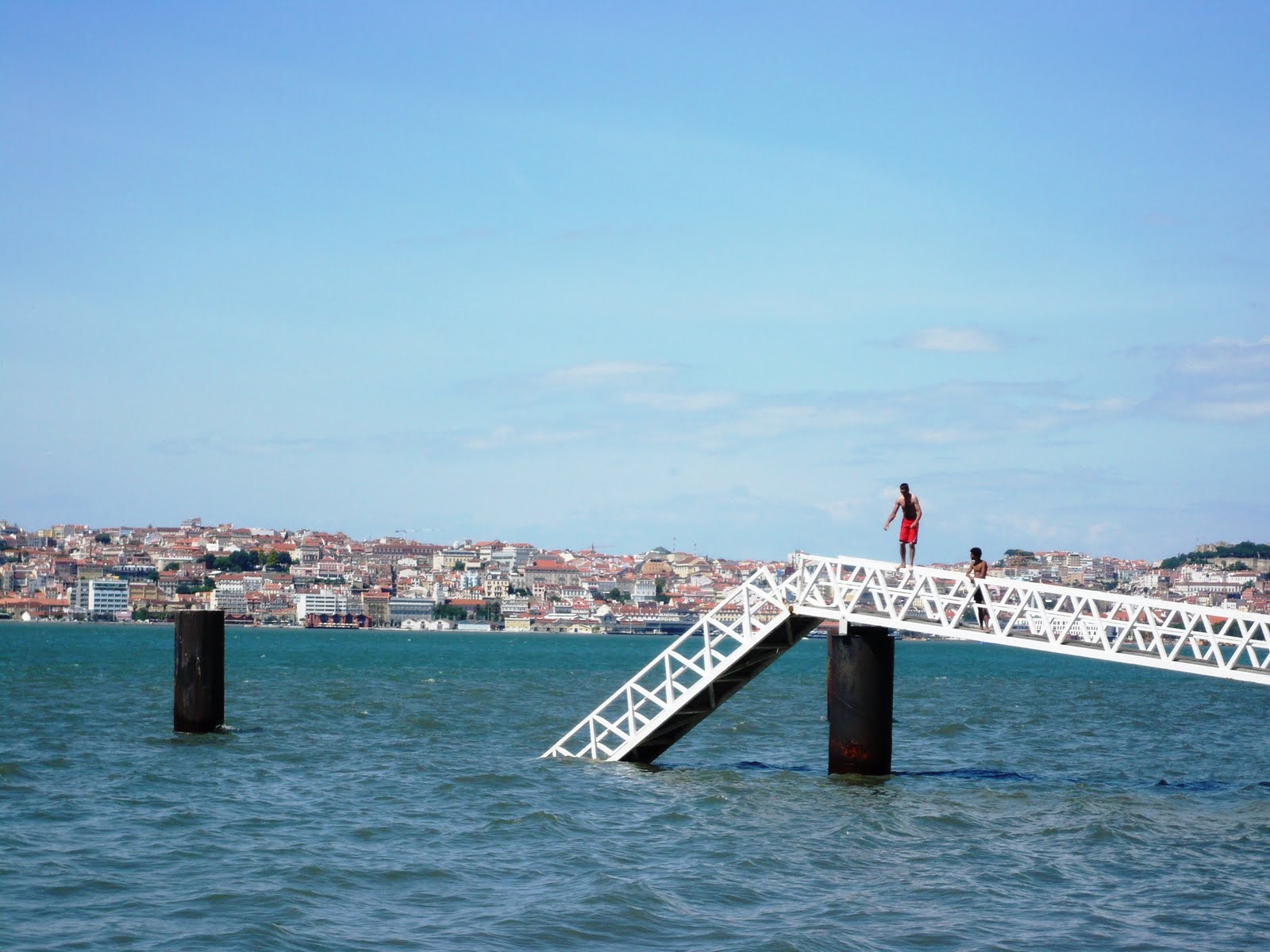 Entre-mim: atira-te ao rio