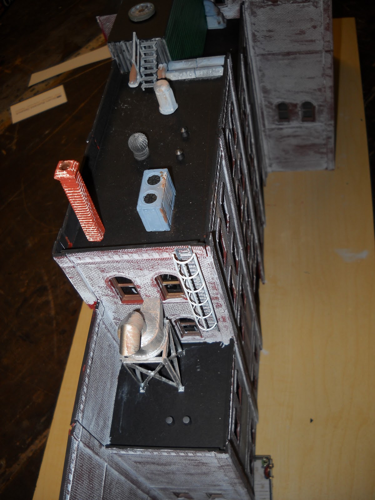 How to detail an HO factory