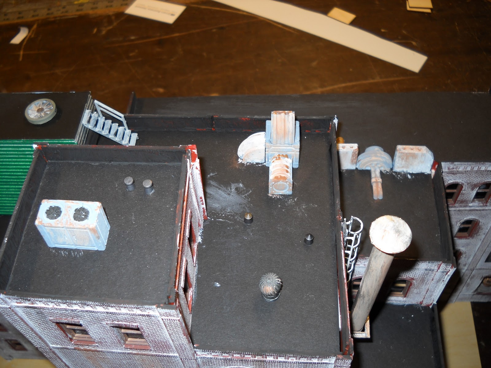 How to detail an HO factory