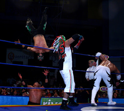 FUNCION DE QUERETARO AAA: LOS MEXICAN POWERS (JOE LIDER, CRAZY BOY Y ...