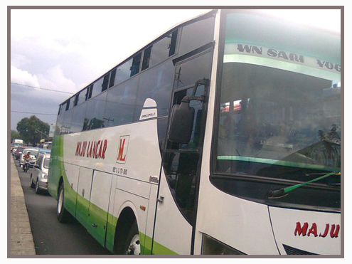 The Night Bus: Bis Maju Lancar