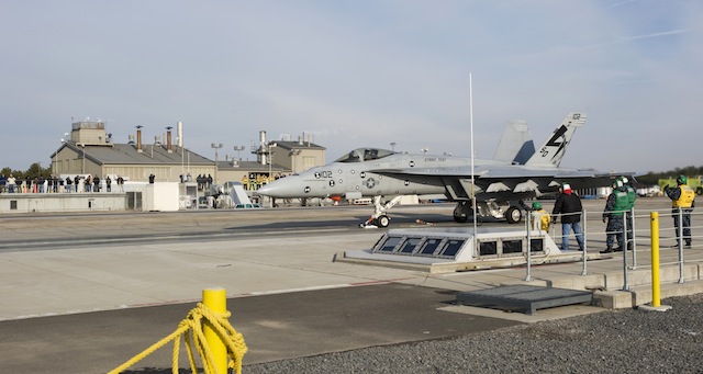 GrogNews: Railgun Launches USN Jet Fighter