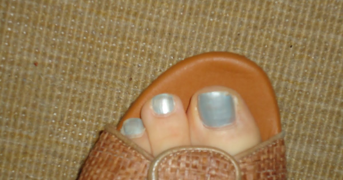 Unfinished Project: Day 324: Juggling Blue Toenails